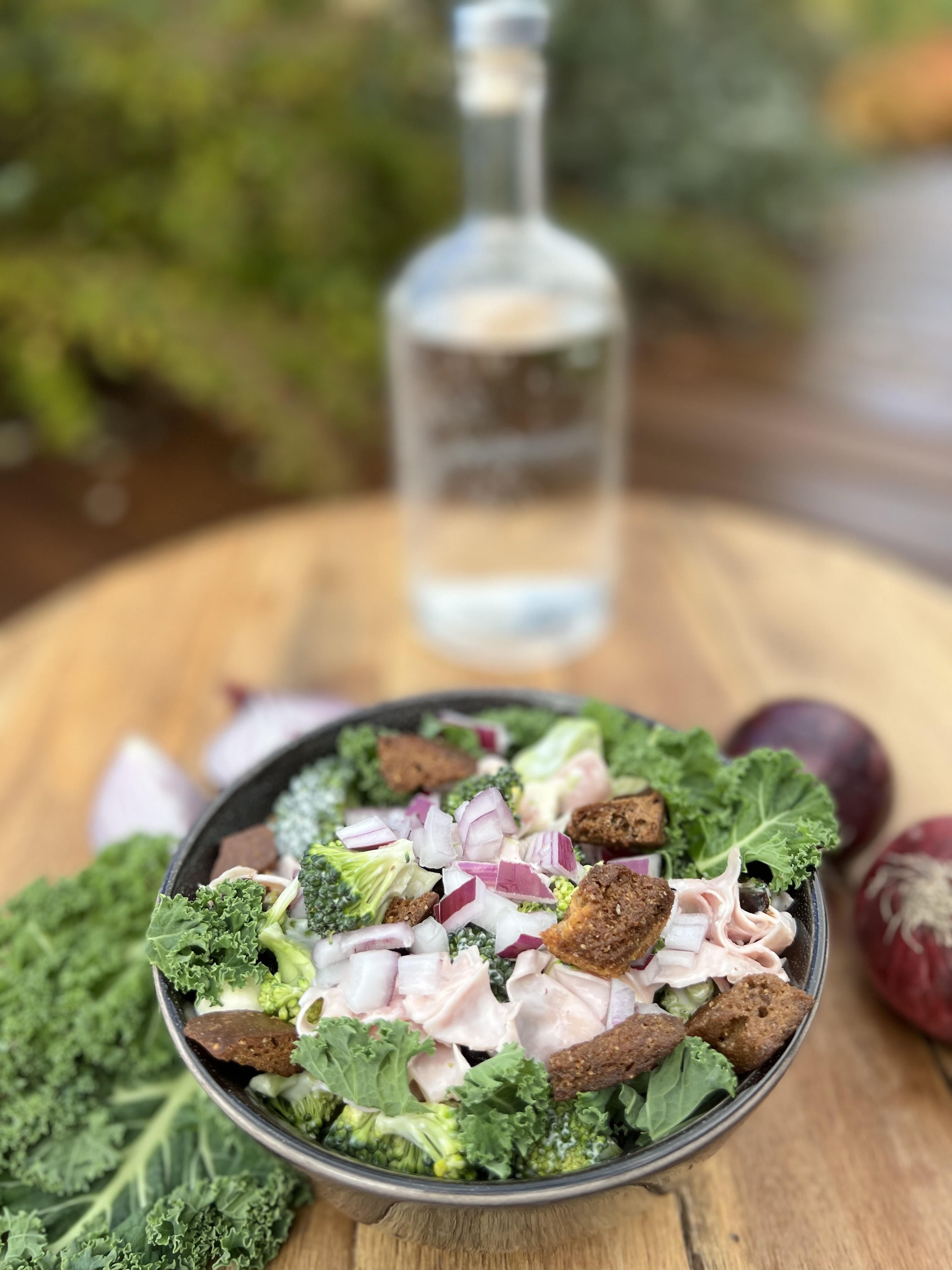 Salat með spergilkáli og sveskjum - GÓÐUR KOSTUR